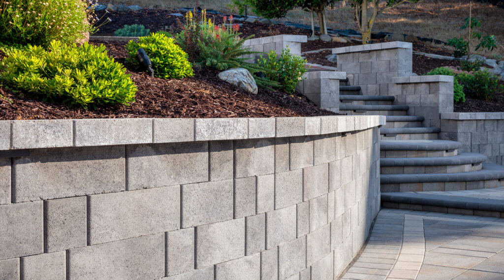 Steeple Crest™ | Belgard Commercial